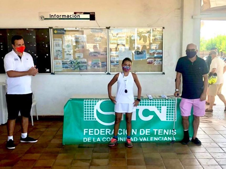 (Español) Charo Esquiva del Club de Tenis Torrevieja, Los Balcones ...